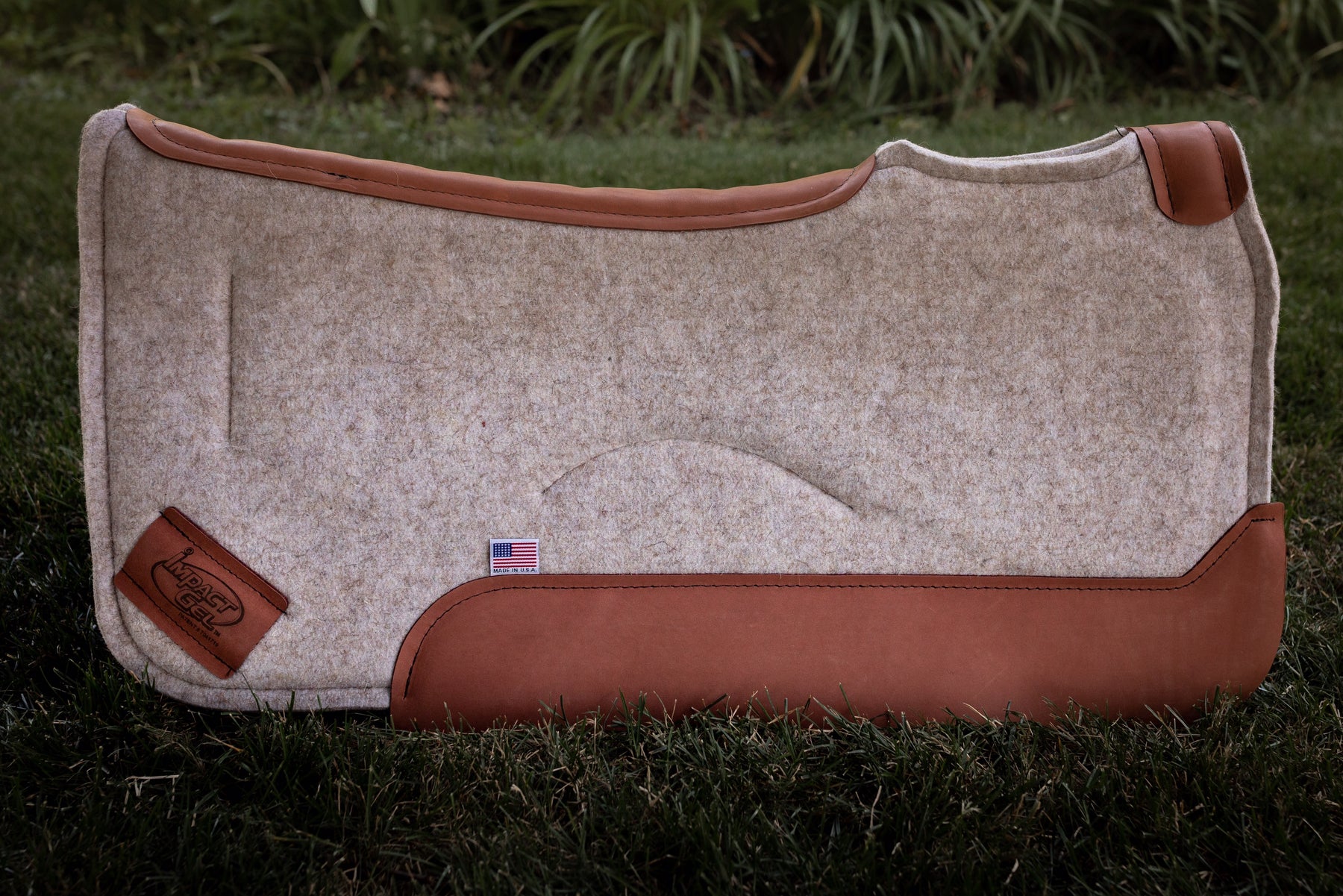 Contour Classic Saddle Pad- Tan with Red Dove Wear Leather – Impact Gel
